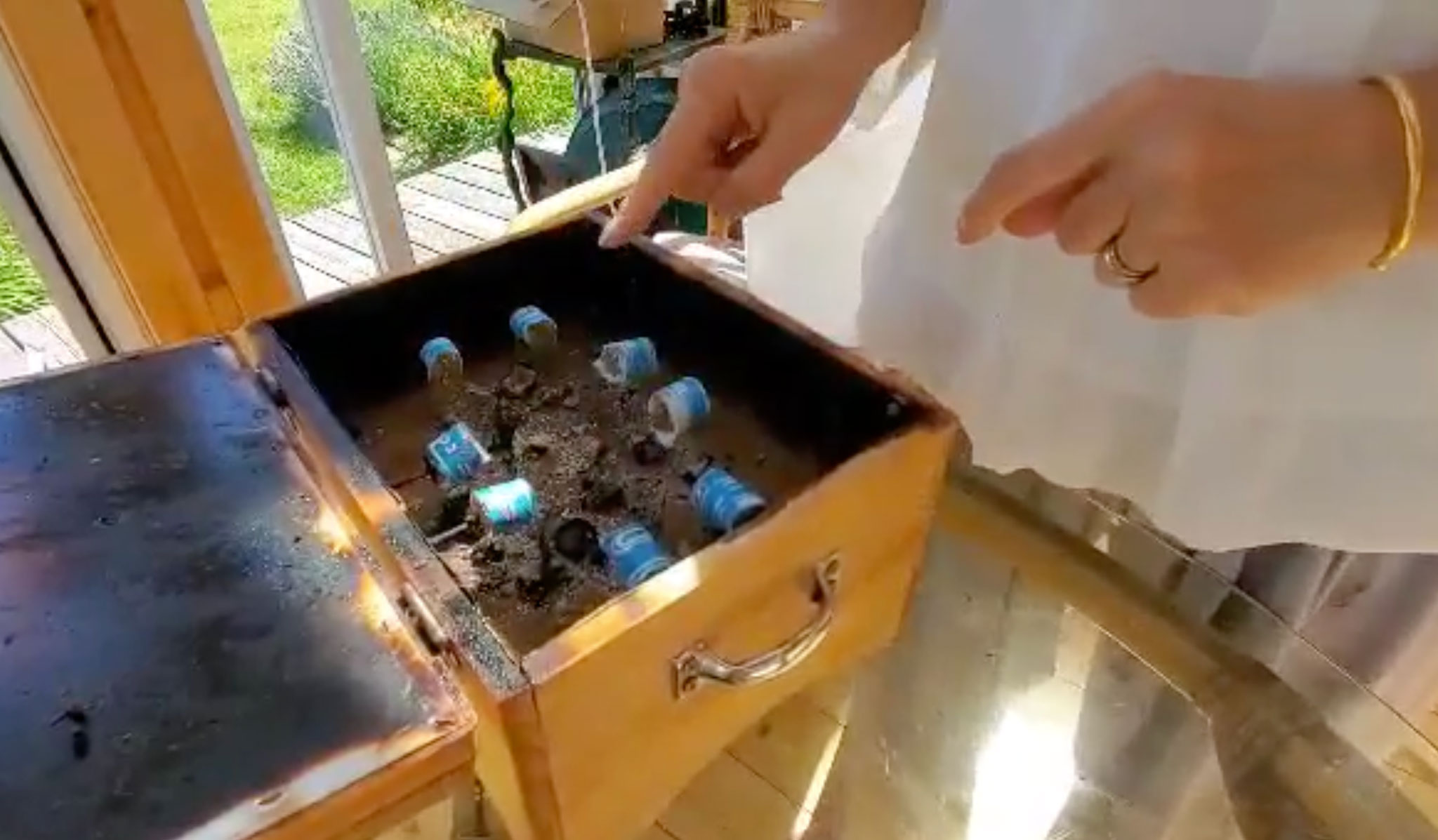 How to Use a Moxa Box • Oriental Medical Care